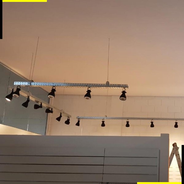 Spot de Trilho PAR30 1E27 Para Eletrocalha | DM